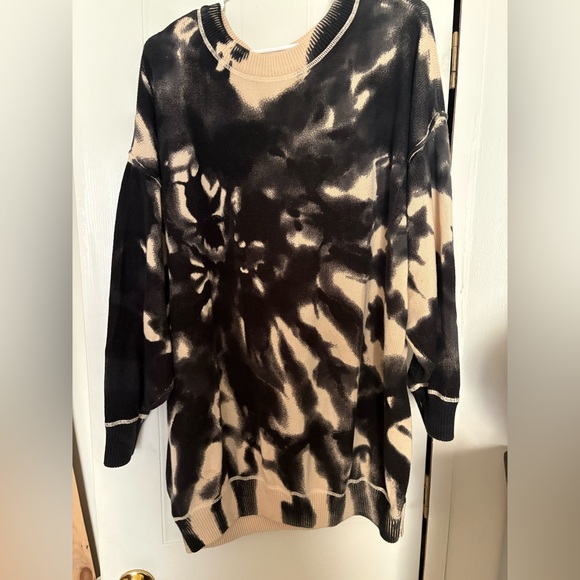 NATURAL LIFE | Sweaters | Natural Life Black And Cream Sweater | Poshmark